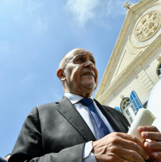 لودريان.. وخرزاته الزرقاء - سلطان سليمان - 180Post